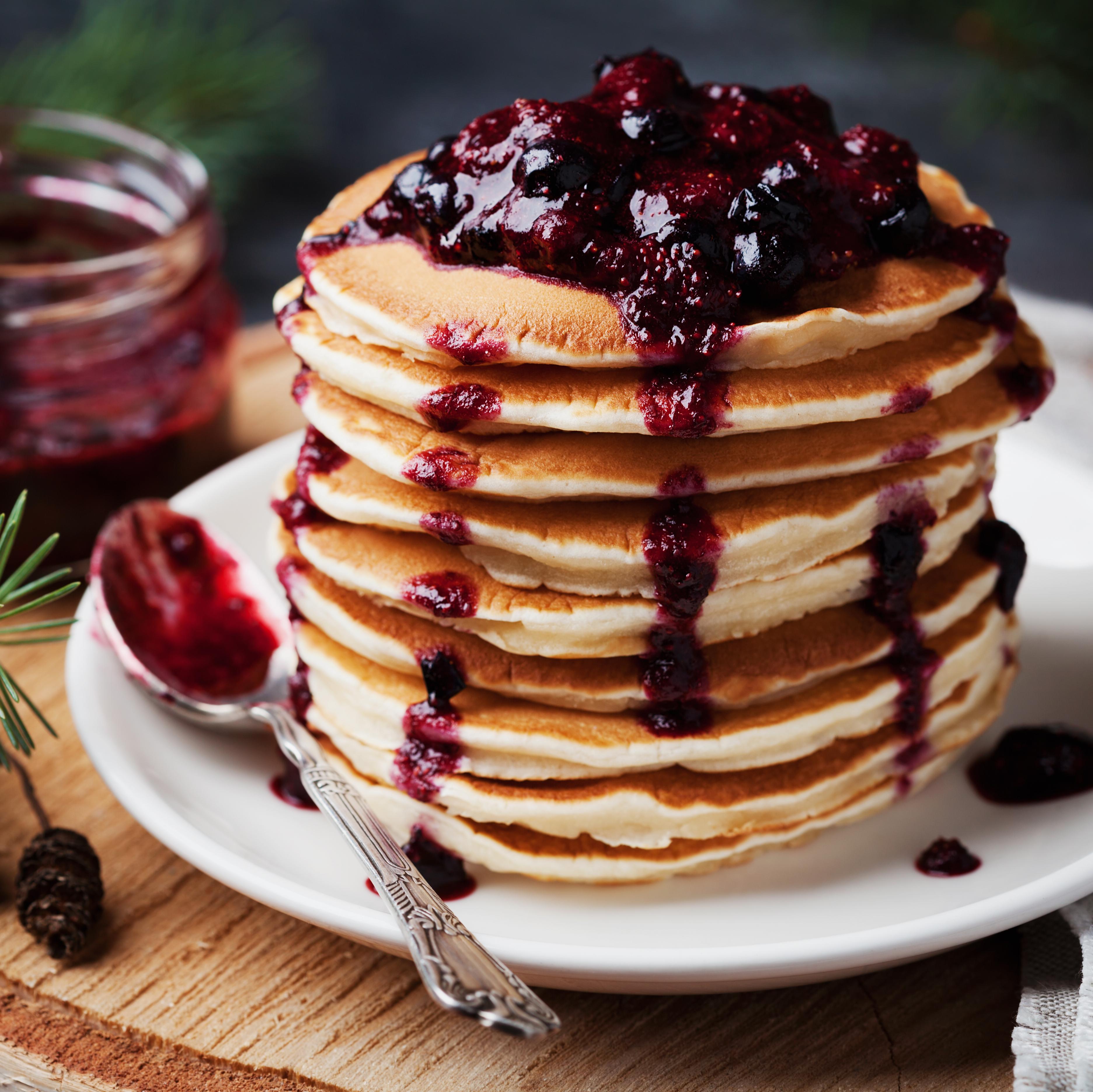 Coconut and Vanilla Pikelets with Berry Coulis | Atkins Low Carb Diet