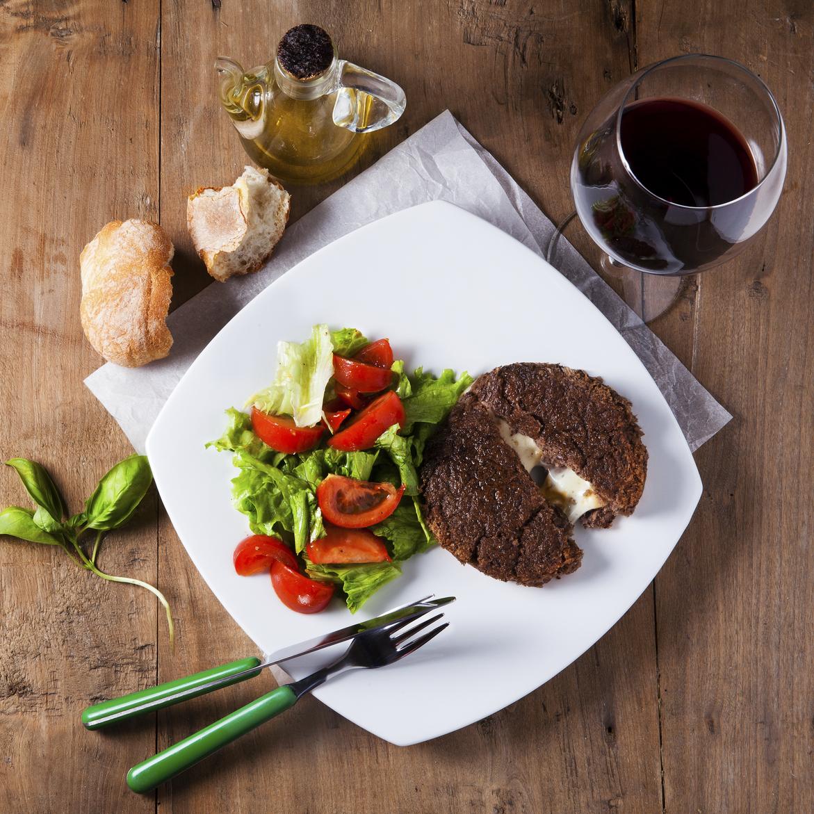 Brie & Caramelised Onion Burger | Atkins Low Carb Diet